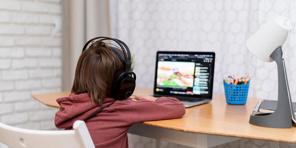 Top 10 Benefits of Remote Learning - 21K School Spain